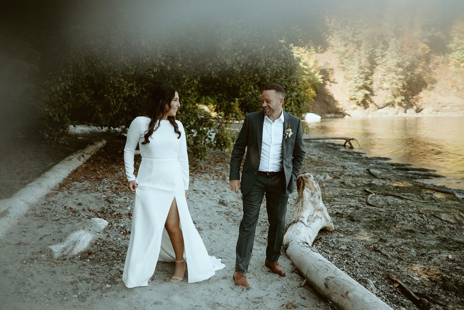 Jessica + Colin's Lakeside Wedding in Olympic National Park